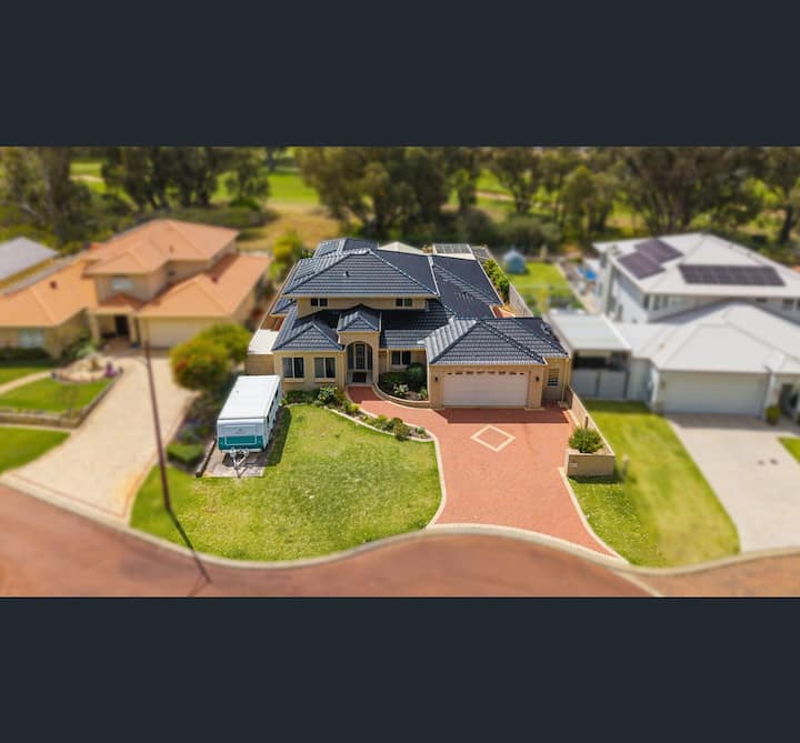 On The Golf-course And Right Near The Beach - Perth