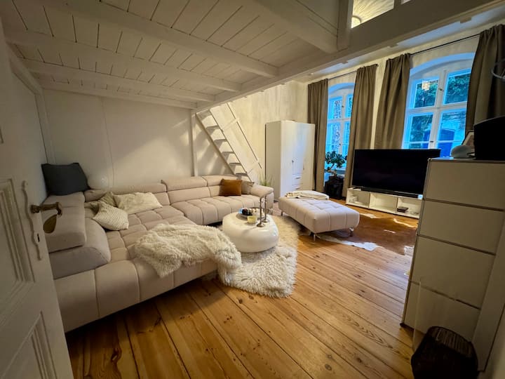 Stylish Loft With Sleeping Gallery - Berlin