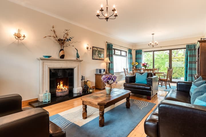 Spacious Family Home Only Steps From Town Centre - Kenmare