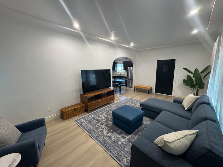 Wrigley Spanish Bungalow • 3 Bed • 5 Min Downtown - Long Beach, CA