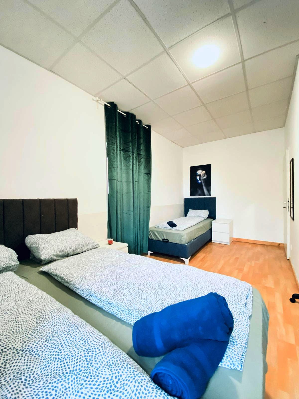 Cozy Private Room Near Liesing Train Station - Apartments for Rent in ...