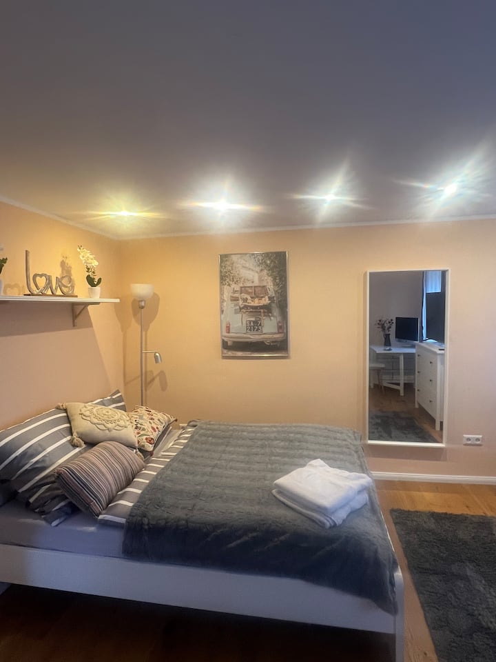 Urbanes Zimmer – City-vibe & Rückzugsort - Stuttgart