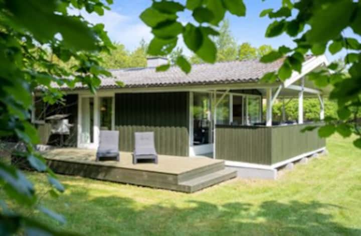 Hyggeligt Sommerhus I Naturskønne Omgivelser - Denmark