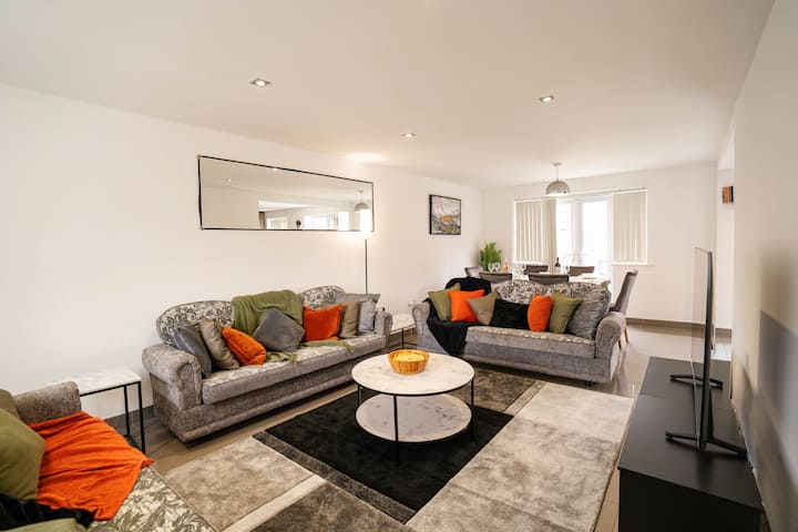 Hot Tub | 5br | Coventry Retreat - Coventry