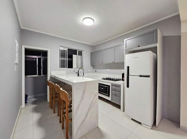 Apto Perto Da Orla - 3 Quartos (1 Suíte) - Santos