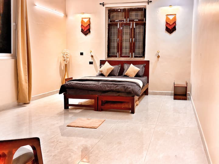 Sunbeam Room - Wi-fi, Kitchen, View, Well Furnish - デーラー・ドゥーン