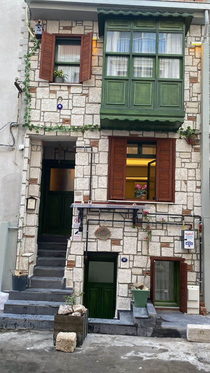 Tarihi Asansör Yakını Tarihi Taş Ev - Karşıyaka