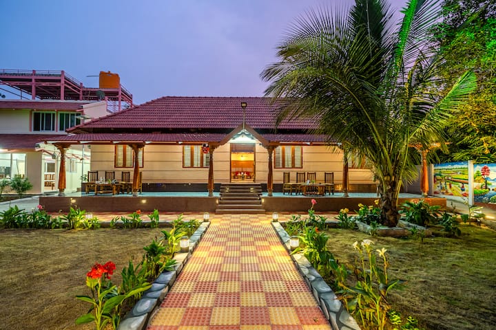 1 Pet-friendly Suite W/ Balcony & Shared Pool - Kanakapura