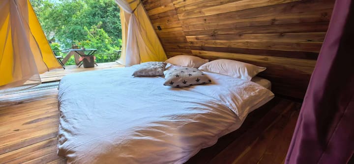 Mango Bungalow - China