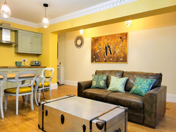 Crescent Garden Apartment - Bath