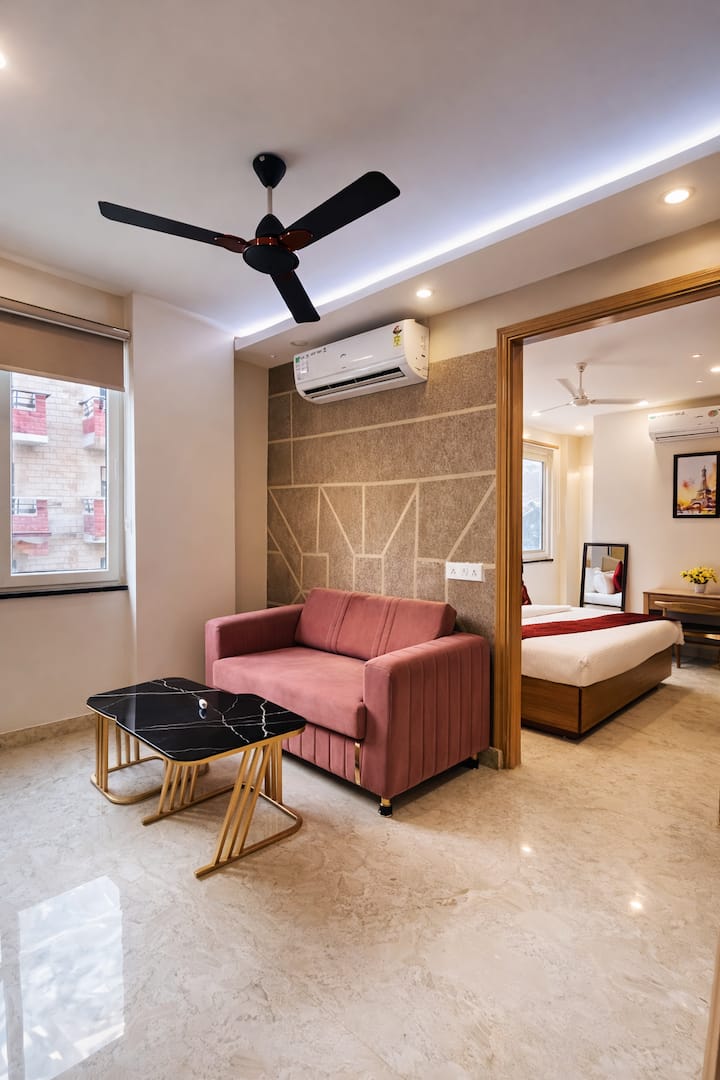 Stylish 1 Bhk Service Apt. W/balcony | Near Sec 29 - Gurugram