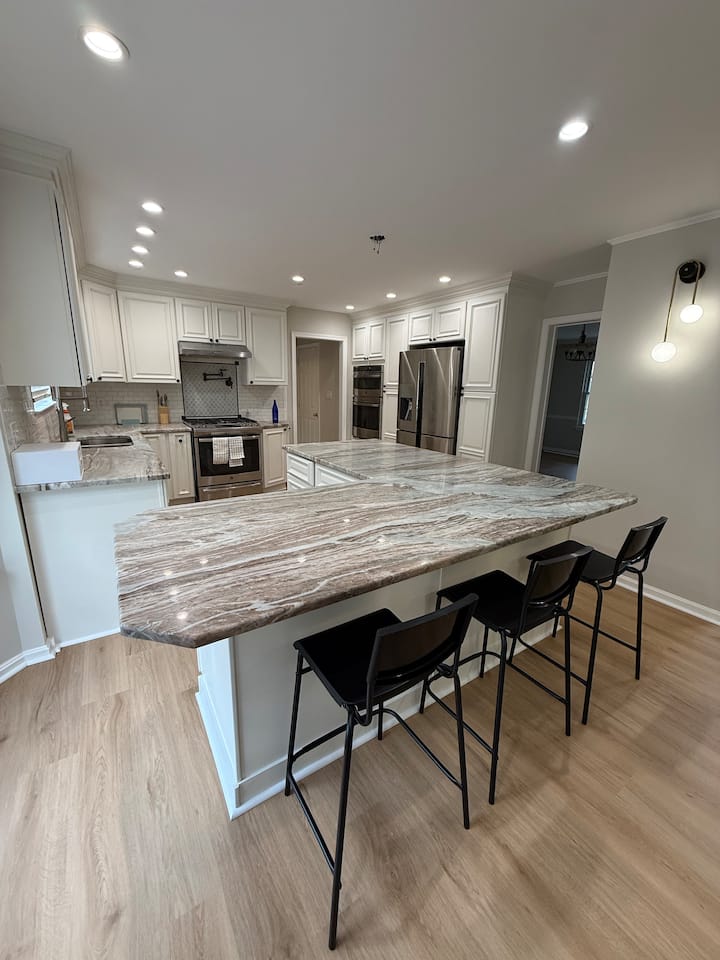 Single Family Home - Leesburg, VA