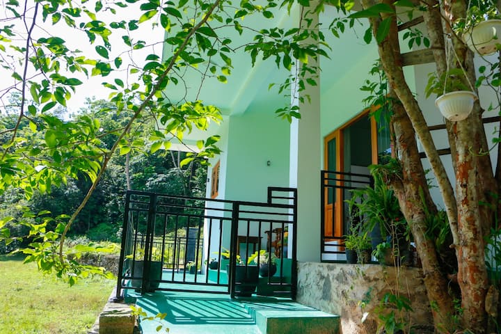 Mountain Breeze Villa • Nature Stay Mirissa - Mirissa
