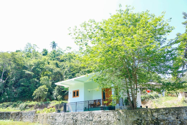 Mountain Breeze Villa Mirissa - Mirissa