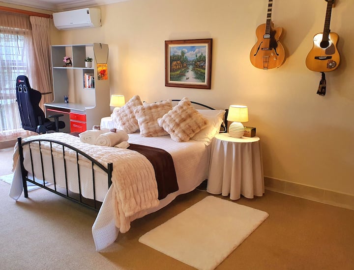 Ruimsig Guestsuite-cozy, Safe Winter Retreat, Wifi - Muldersdrift