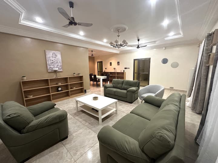 Villa Seven, Spacieuse, Parking & éLectricité H24 - Bamako