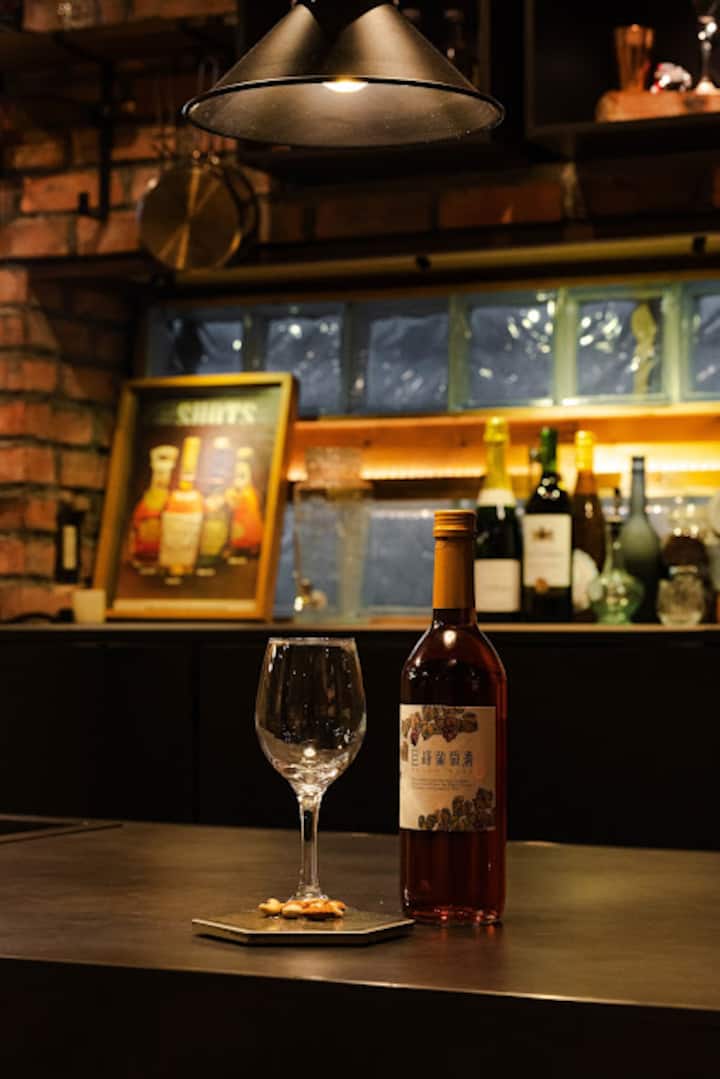 Stay-in Bar | Where Silence Becomes Music At Night - Ureshino