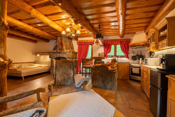 Samostatný Zrub S Kuchyňou A Krbom | Petfriendly - Oravský Podzámok