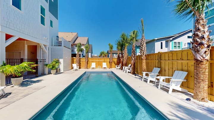 The Salt House 4 Suite W/ Pool & Elevator - Carolina Beach, NC