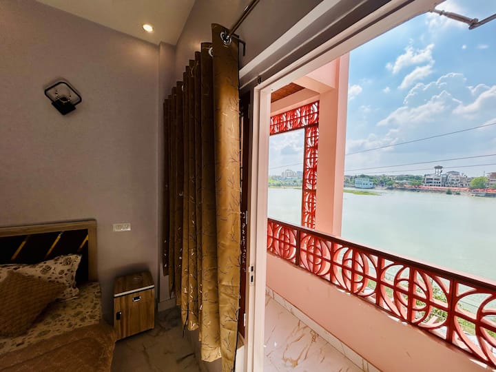 Shreem Lake View | 2bhk For Perfect Family Stay - Lucknow