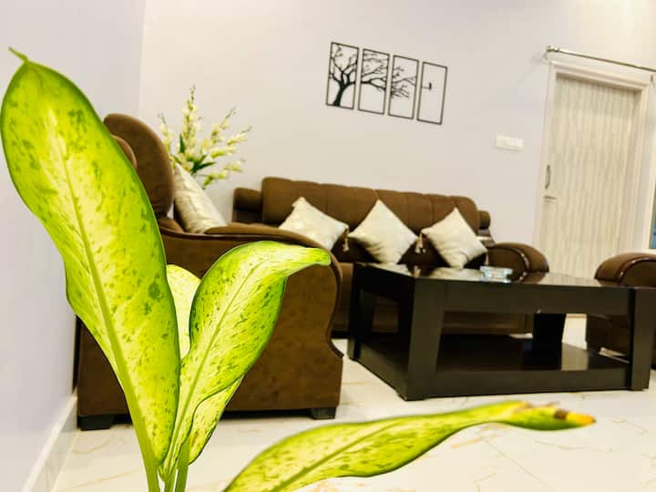 Shreem Lake View | 2bhk For Perfect Family Stay - Lucknow