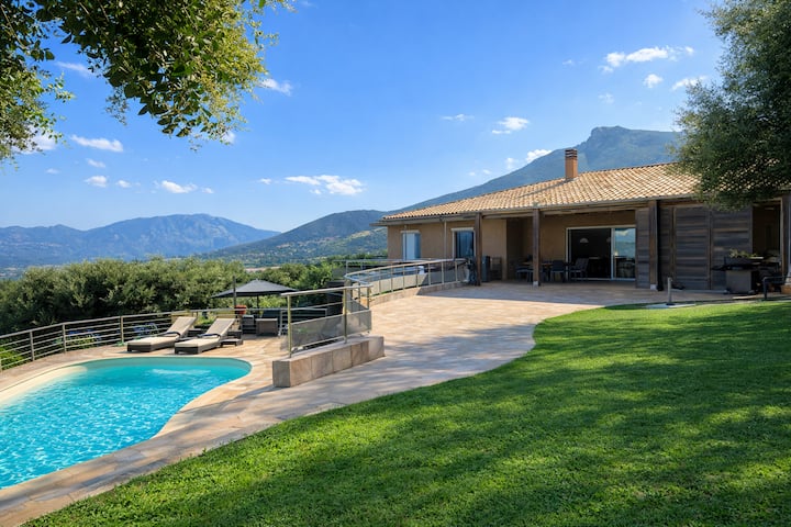 Villa Spacieuse Avec Piscine Chauffée Et Jacuzzi - Bastelicaccia