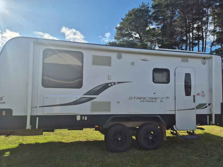 Retreat Forty 2 - Cosy Caravan By The Pines - Albany