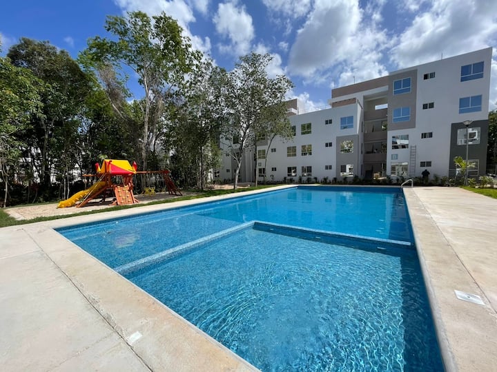 Departamento En Privada Con Alberca Cancún A/a B - Cancún