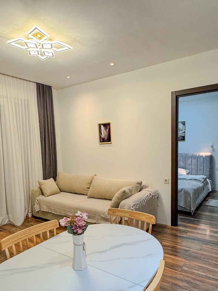 Anuka’s Apartment In Kikvidze Park - Tbilisi