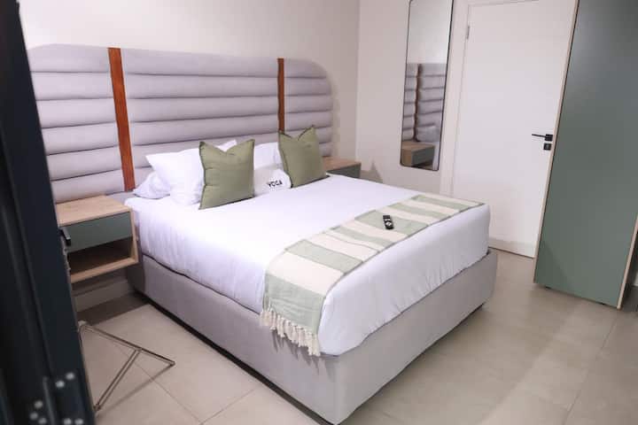 Yoga Luxury Lodge - Premium Room - Thohoyandou