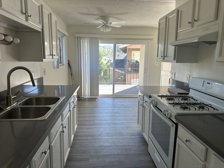 One-bedroom Cozy Apartment For Rent Anaheim - Anaheim