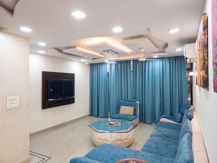 Living Comfortably - New Delhi