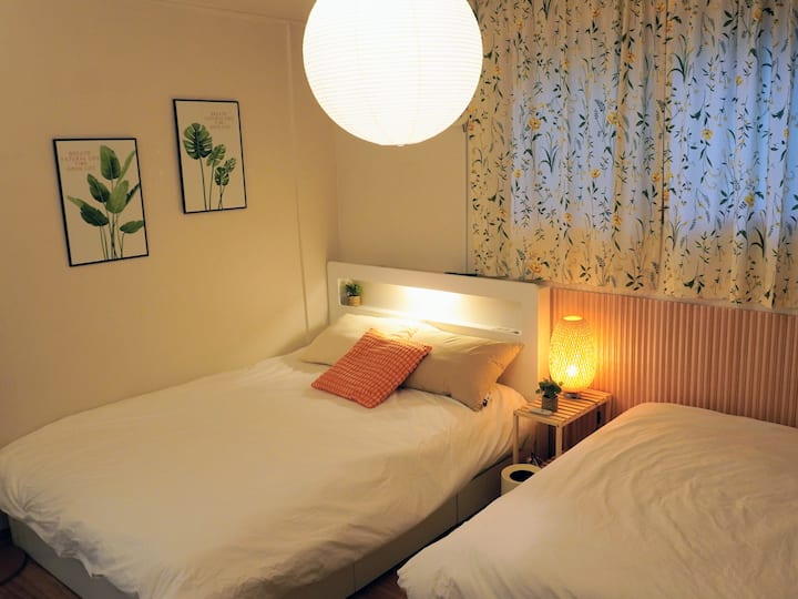 [New] 이대역7분/방2개/침대4개/최대7인#신촌#홍대#대흥#경의선숲길#미스터멘션 - Séoul