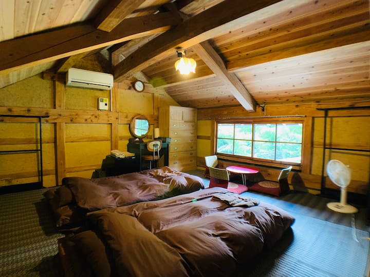 Room 2（2f）布団４つの間＊釣りぶね船長の営む古民家ゲストハウス＊香水や柔軟剤使用の方は不可 - Maizuru