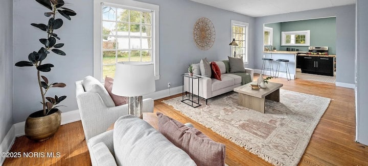 Betty Blue: Sleeps 6, Pet Friendly, Great Location - Toledo, OH