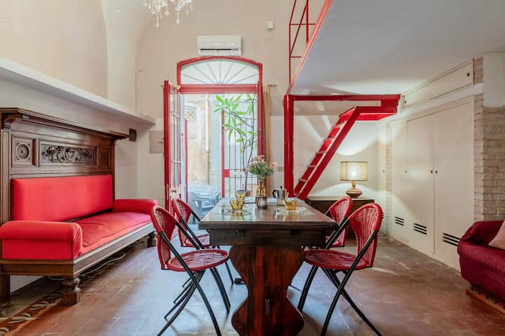 Guesthost - Charming Red Flat - Catania