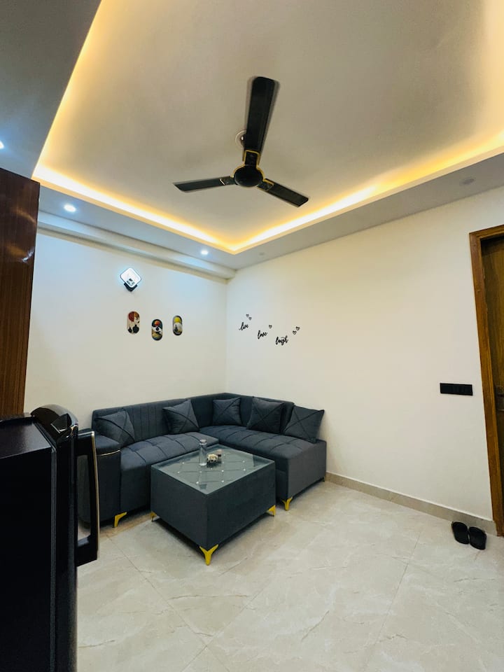 Dlf Homes 1 Bhk Flat - New Delhi