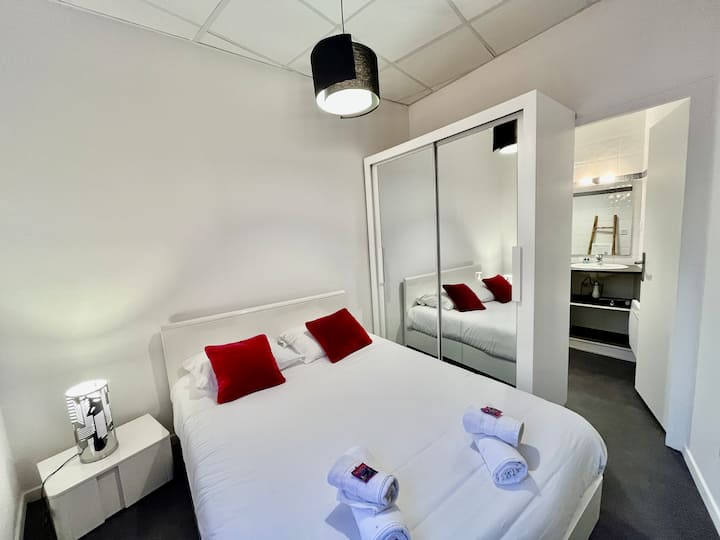 Le Manhattan - 2 Personnes - Lourdes - Adé