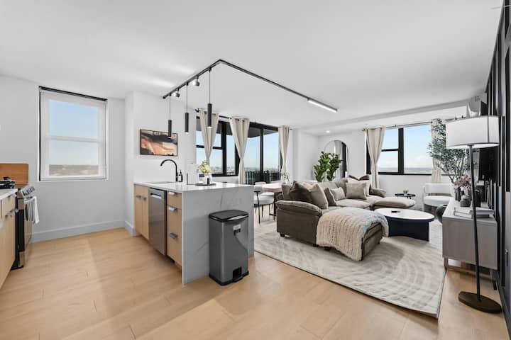 Near Nyc & Metlife | Large Apartment | Sleeps 14 - Newark, NJ