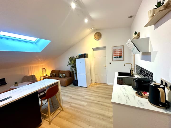 Charmant 2 Pièces, Rénové En Plein Centre Ville - Narbona