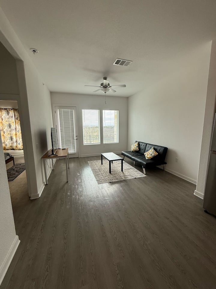 1br In Leander • Wi-fi Tv • Laundry • Free Parking - Leander, TX