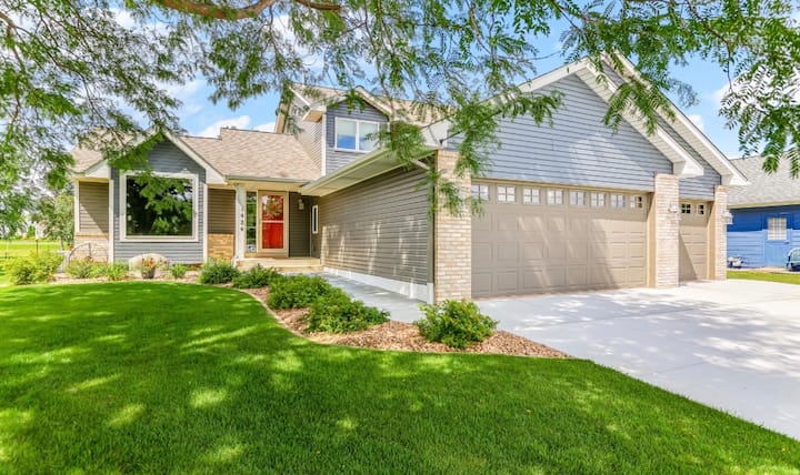 Monarch Retreat (Shakopee Mn) - Prior Lake, MN