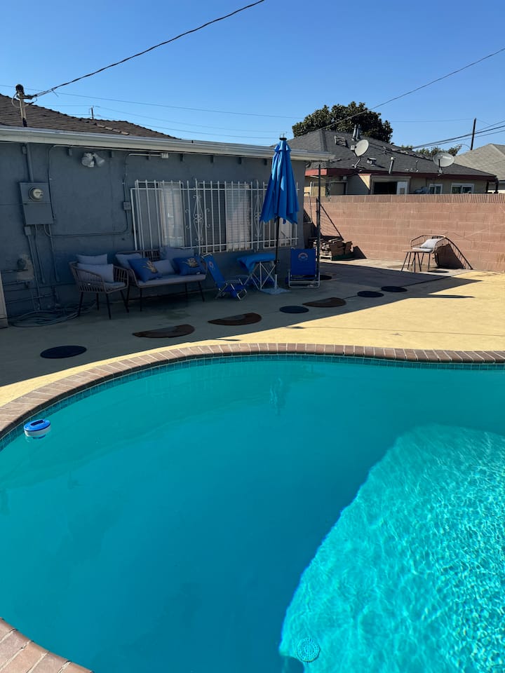 Family Oasis: 4br Home With Pool, Bbq & Backyard - Carson