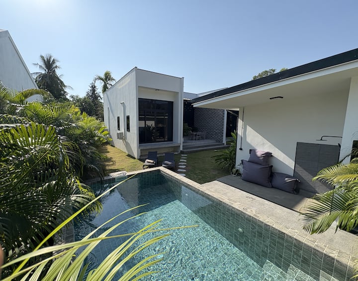Noir Blanc Modern Villa - パンガン島