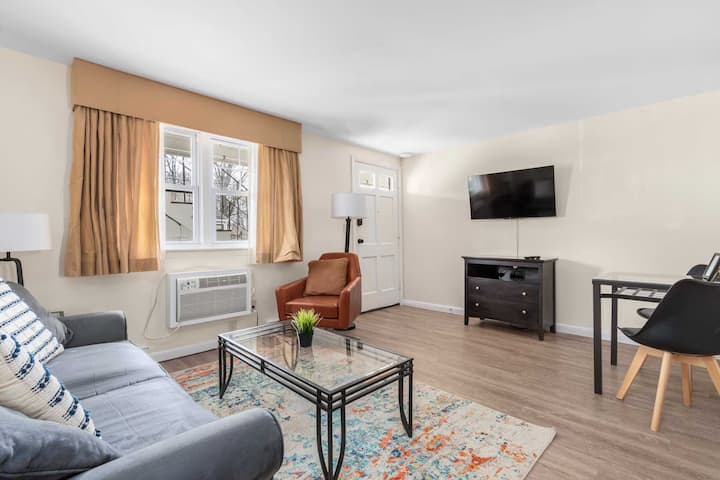 Your Ideal Escape | Kitchen + Free Parking - Beverly, MA