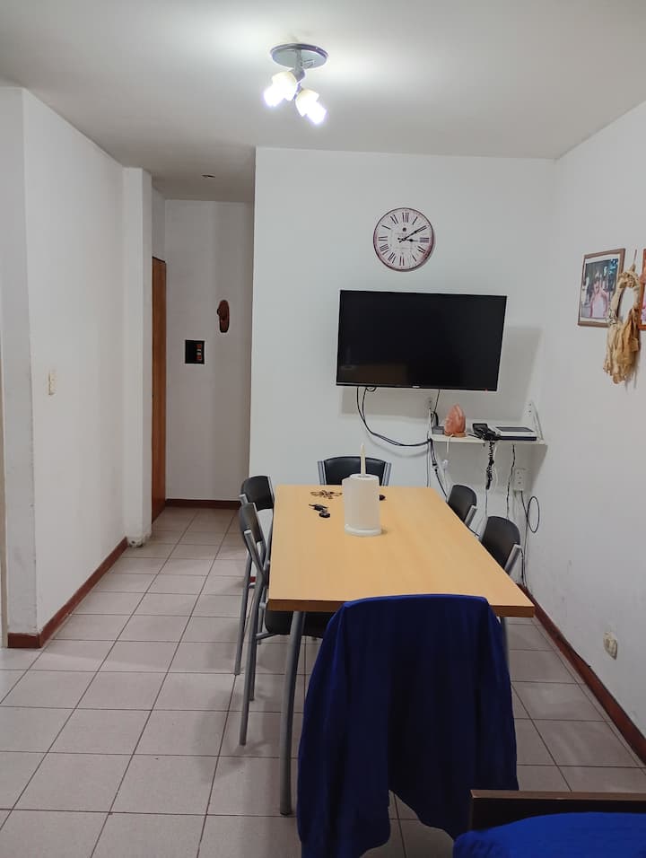 Departamento Familiar O Estudiantes Días, Semana - La Plata, Argentina