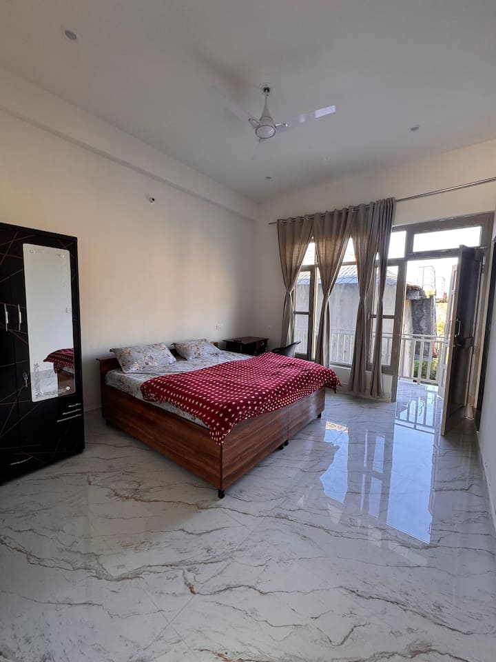 Room In Bir - インド ビル