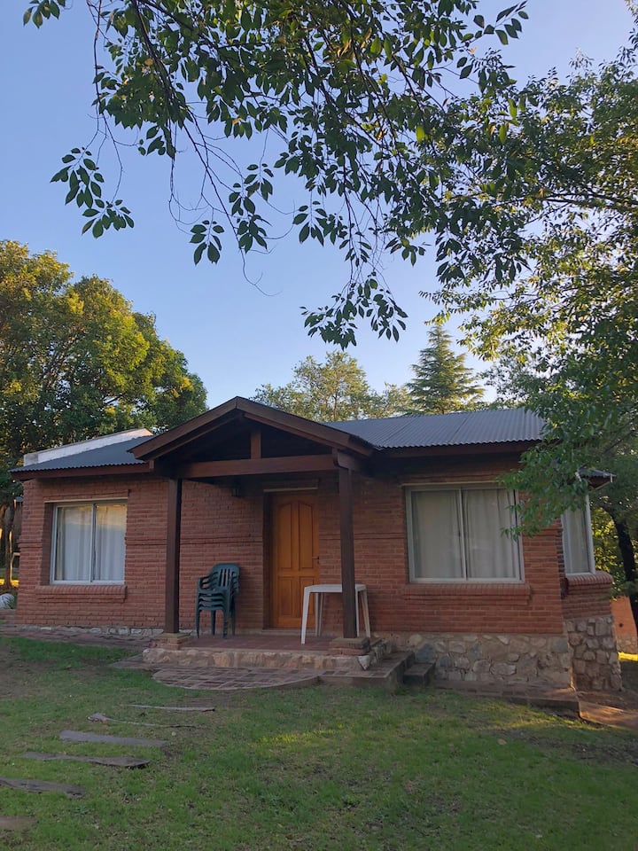 Pileta Y Montaña, El Lugar Ideal Para La Familia. - La Falda