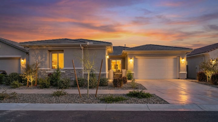 Desert Oasis • New Home Near Best Golfing & Hiking - Apache Junction
