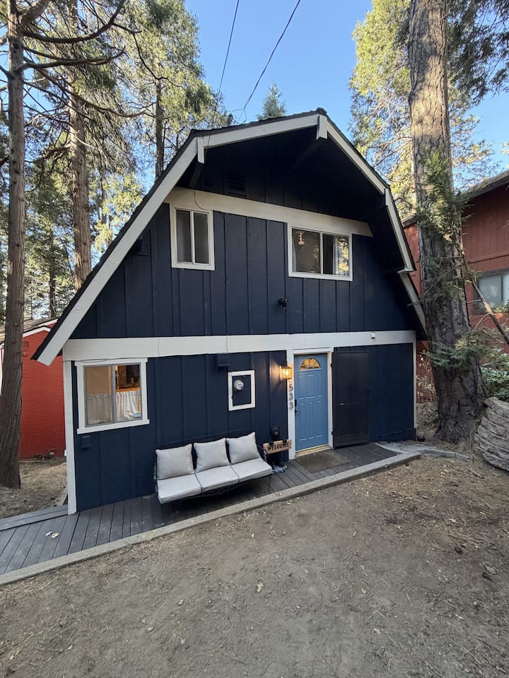 Little Blue Barn - Lake Arrowhead Forest Retreat - San Bernardino, CA